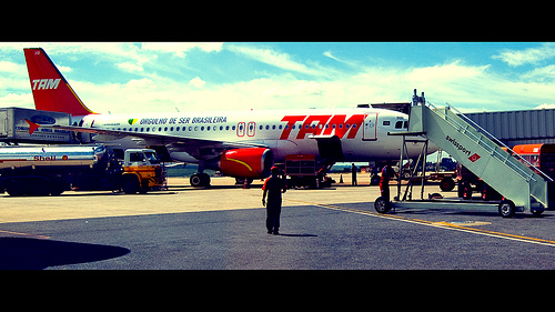 TAM Cargo inaugura maior terminal de cargas no Brasil